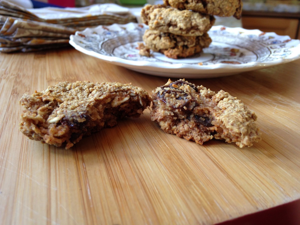Disappearing Oatmeal Raisin Cookies | skinnysweettreats