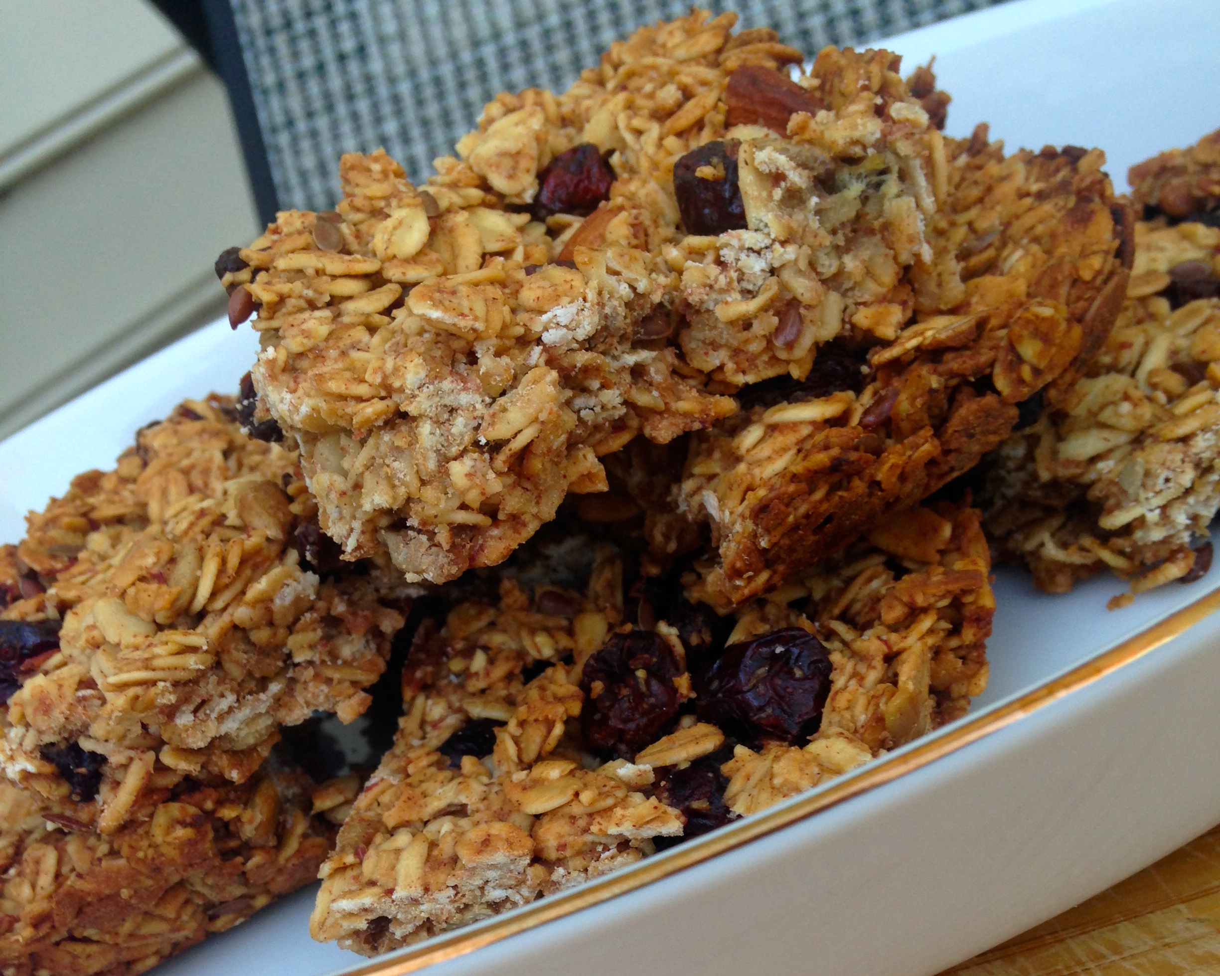 Trail Mix Bars | skinnysweettreats
