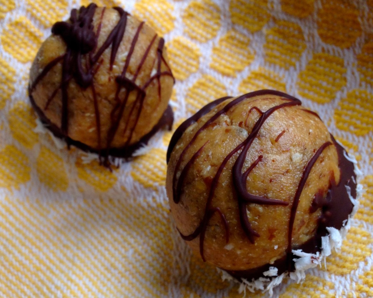 Purely Decadent Peanut Butter Coconut Balls | skinnysweettreats