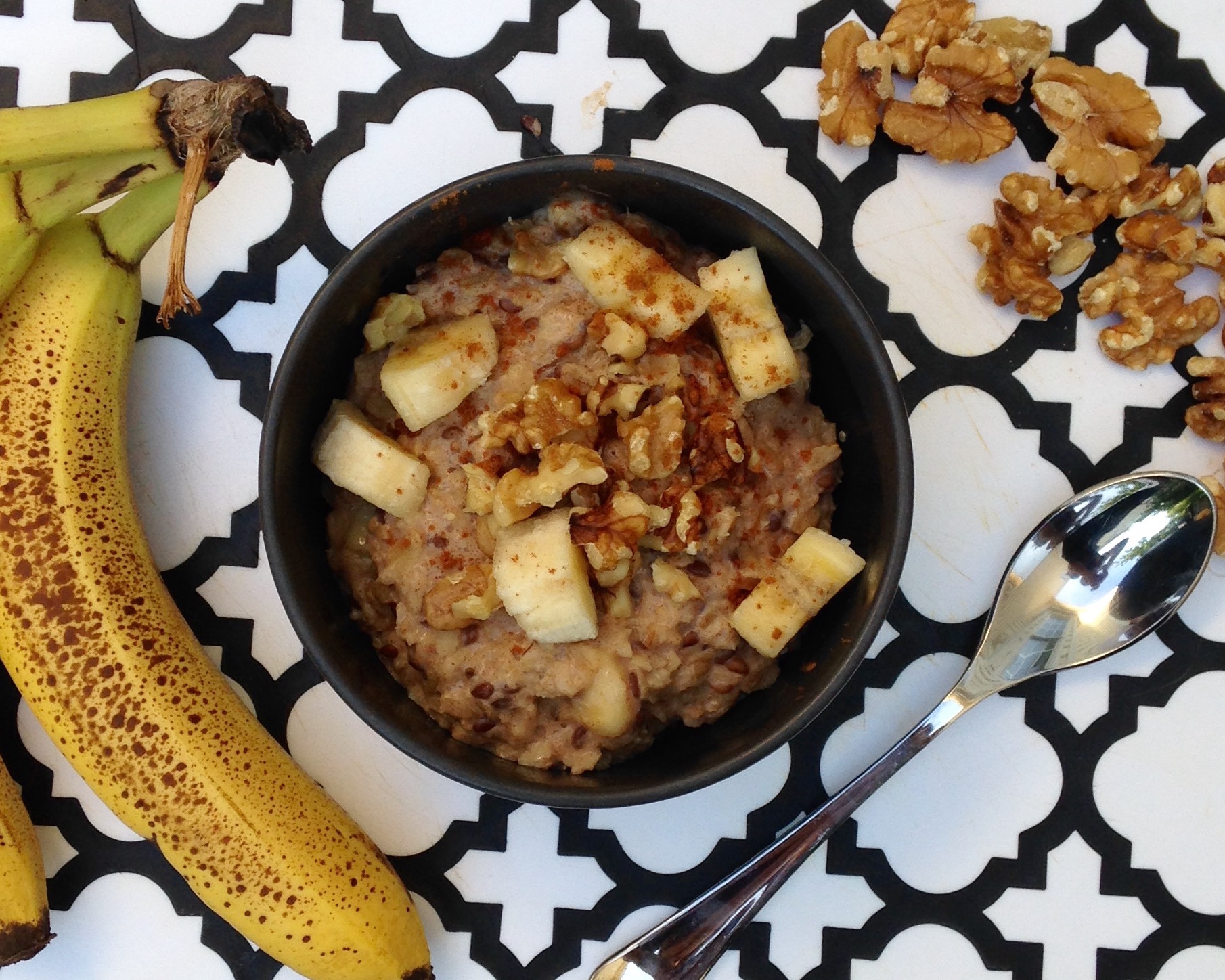Banana Nut Oatmeal | skinnysweettreats